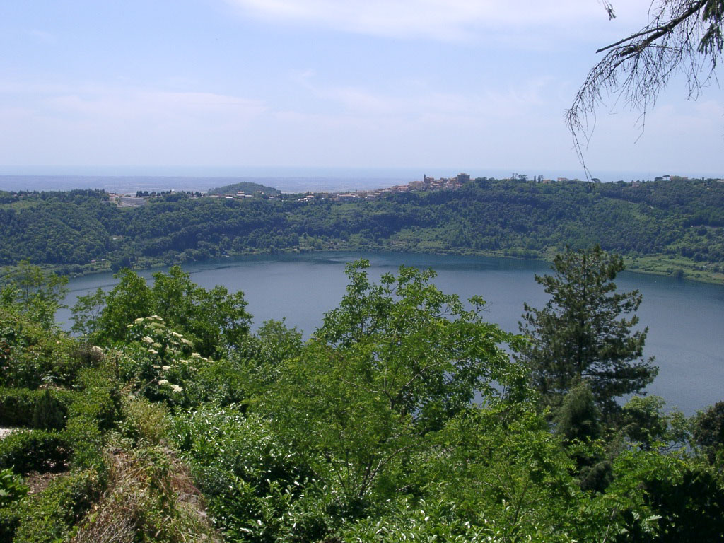 Gambe in spalla - Escursionismo e Trekking - Montagne del Lazio e centro italia