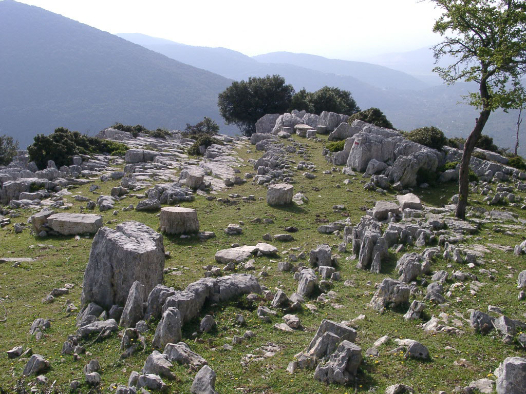 Gambe in spalla - Escursionismo e Trekking - Montagne del Lazio e centro italia